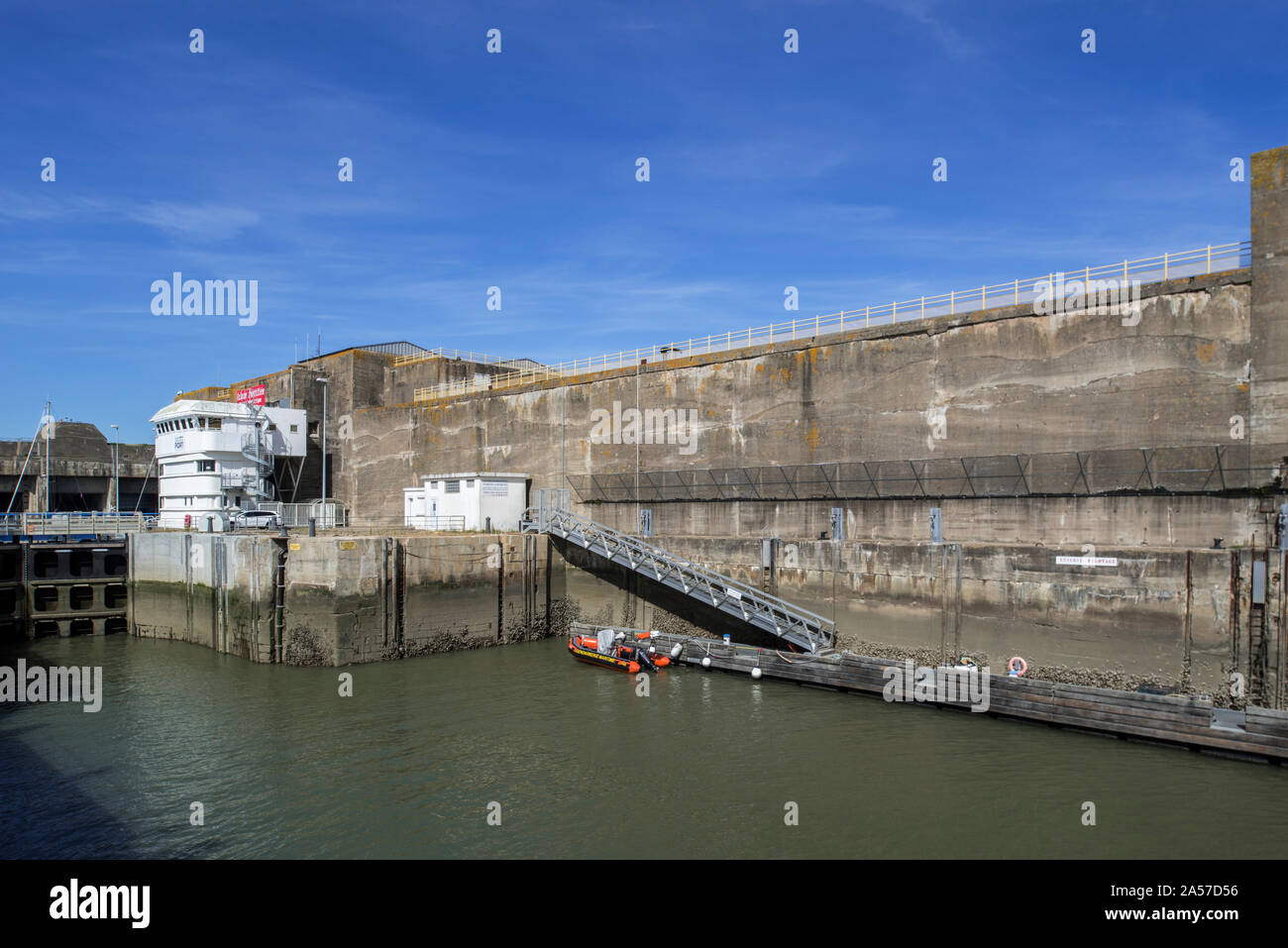 Port de saint nazaire ww2 hi-res stock photography and images - Alamy