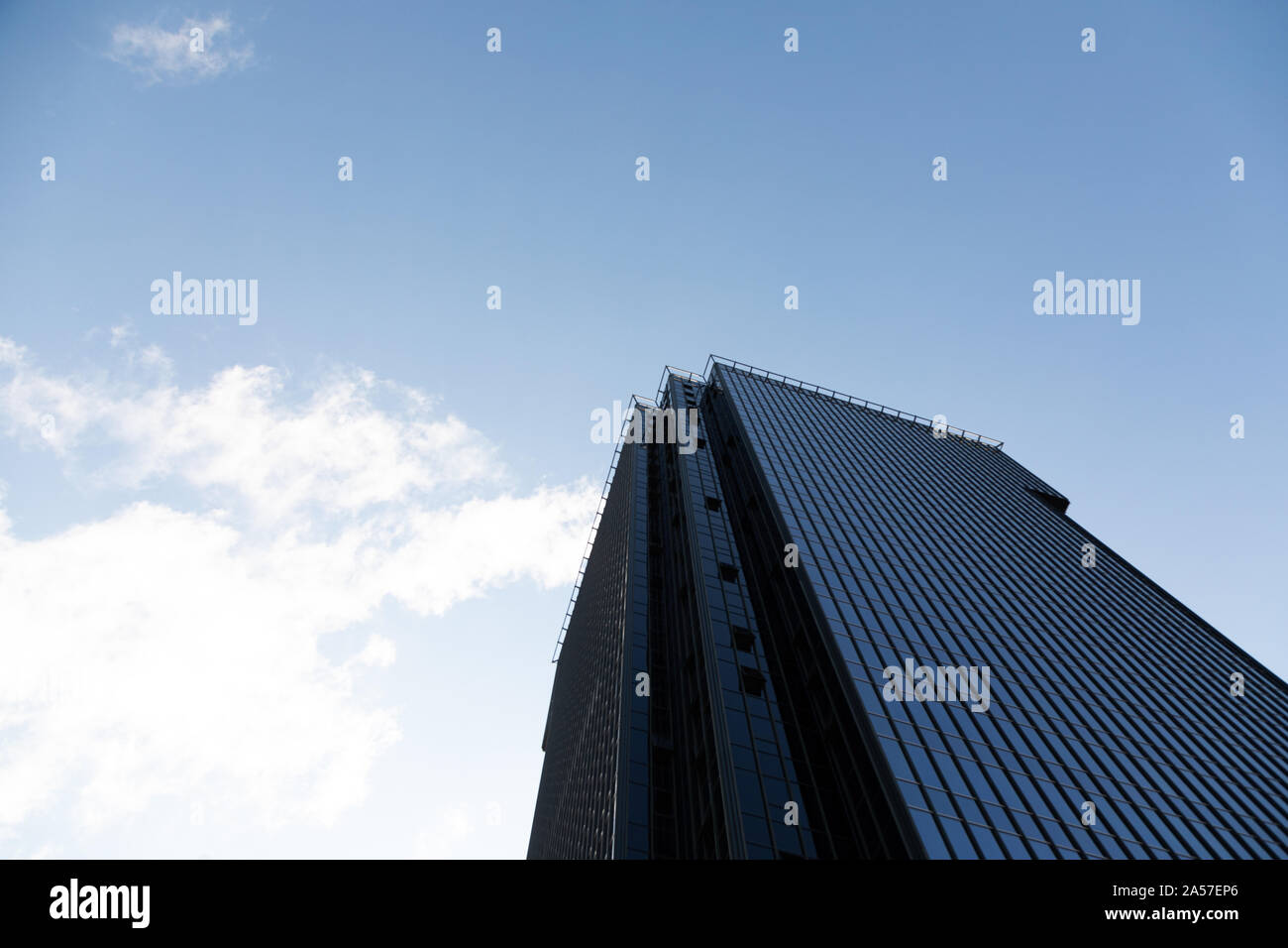 Tall Black Building High Resolution Stock Photography and Images - Alamy