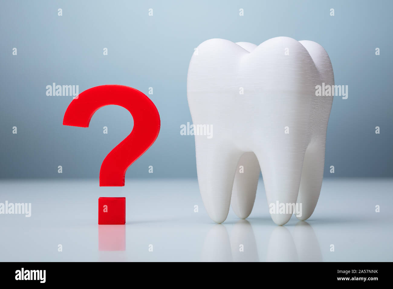 Question mark gray background hi-res stock photography and images - Alamy