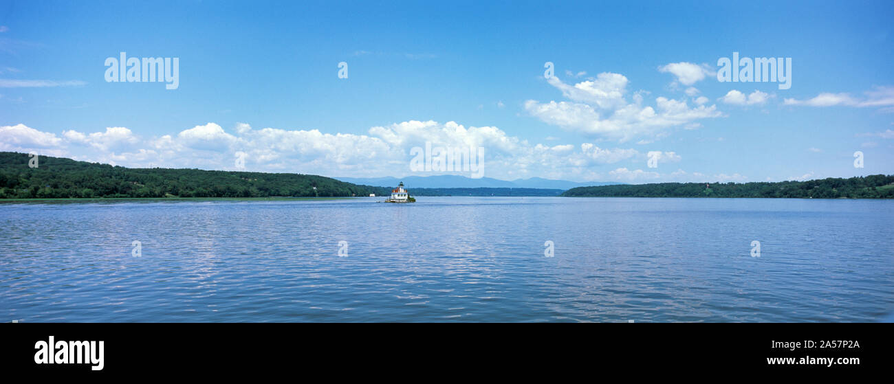 Lighthouse at a river, Esopus Meadows Lighthouse, Hudson River, New ...