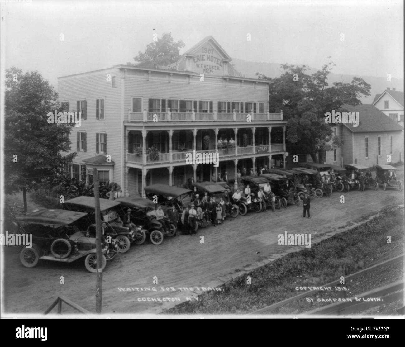 Travelers waiting platform Black and White Stock Photos & Images - Alamy