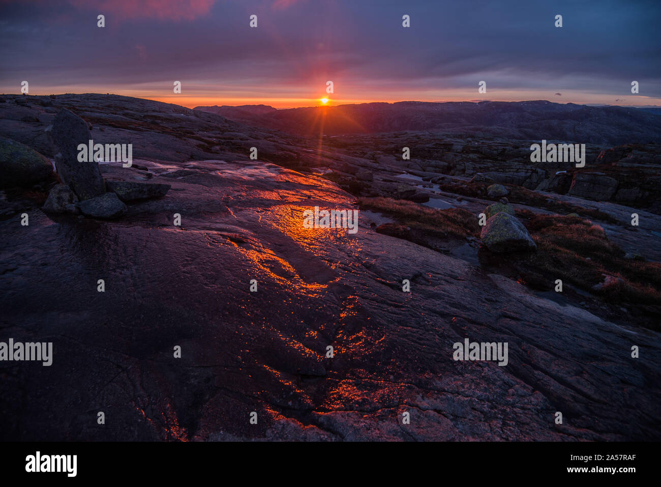 Kjerag mountain hi-res stock photography and images - Alamy