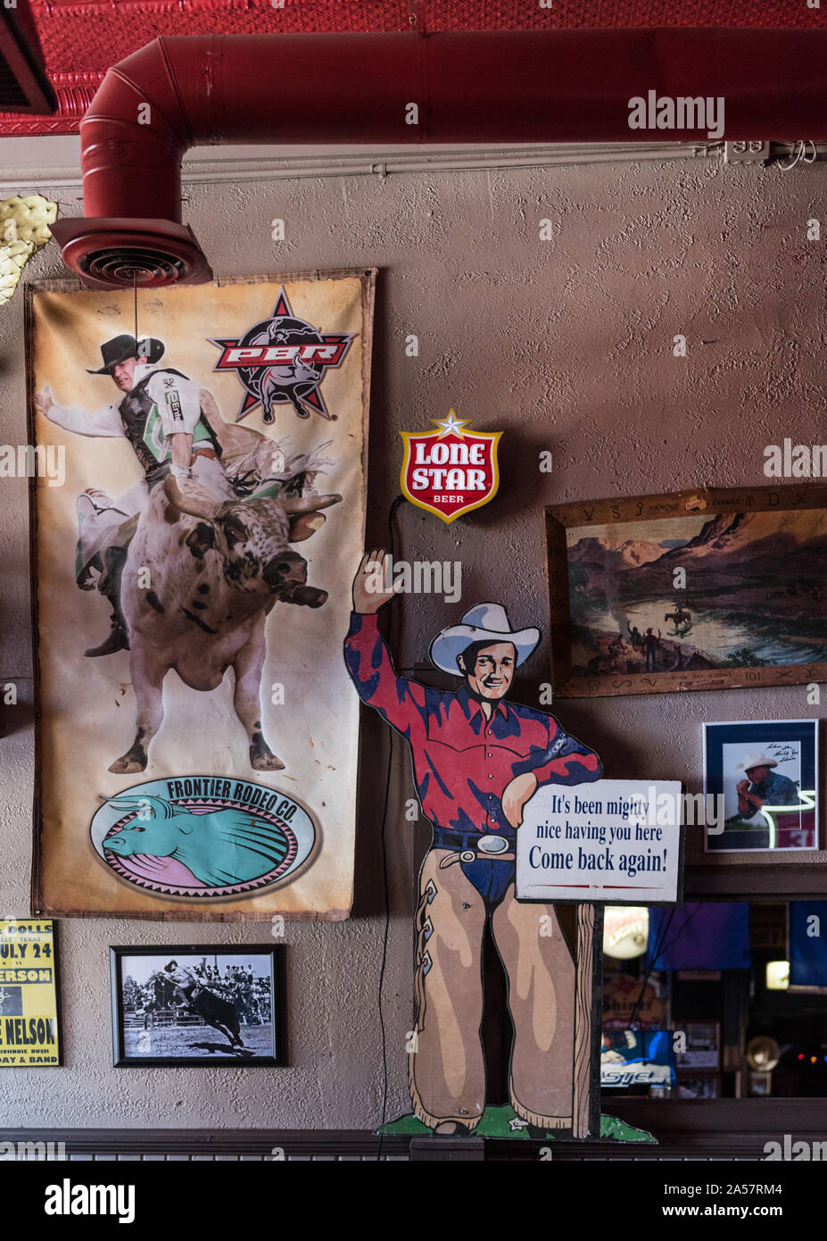The old west saloon interior hi-res stock photography and images - Alamy