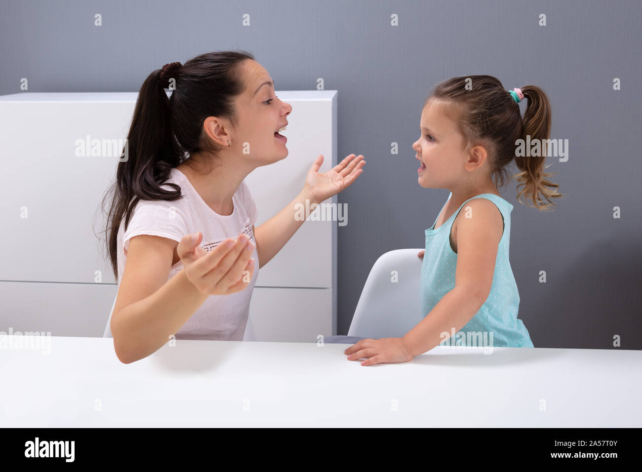 Speech sounds child hi-res stock photography and images - Alamy