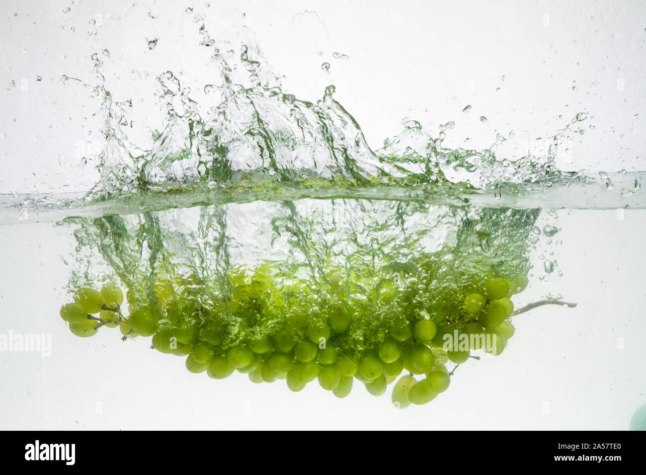 grape in water Stock Photo - Alamy
