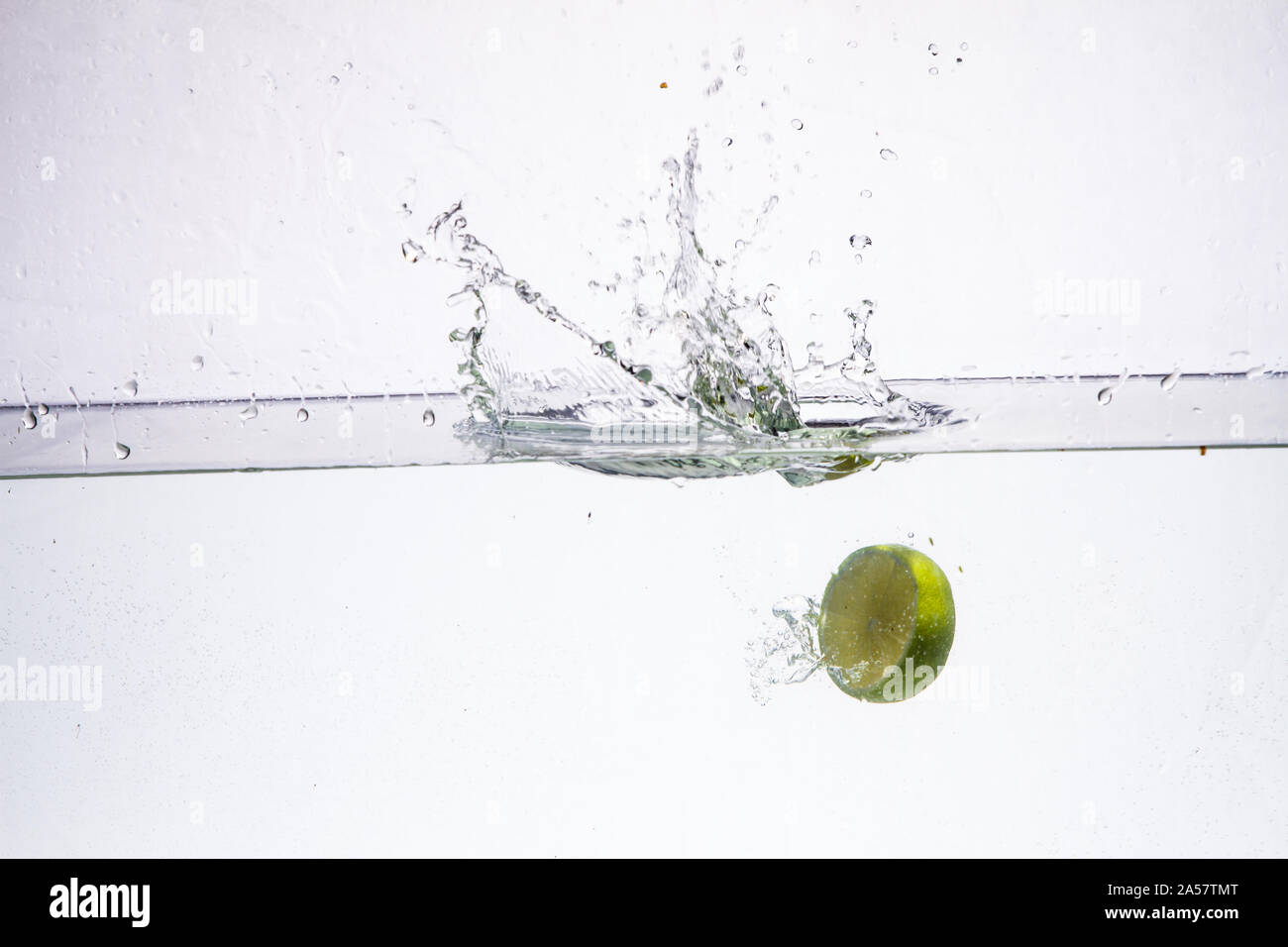 Flowing drink lime slice close hi-res stock photography and images - Alamy