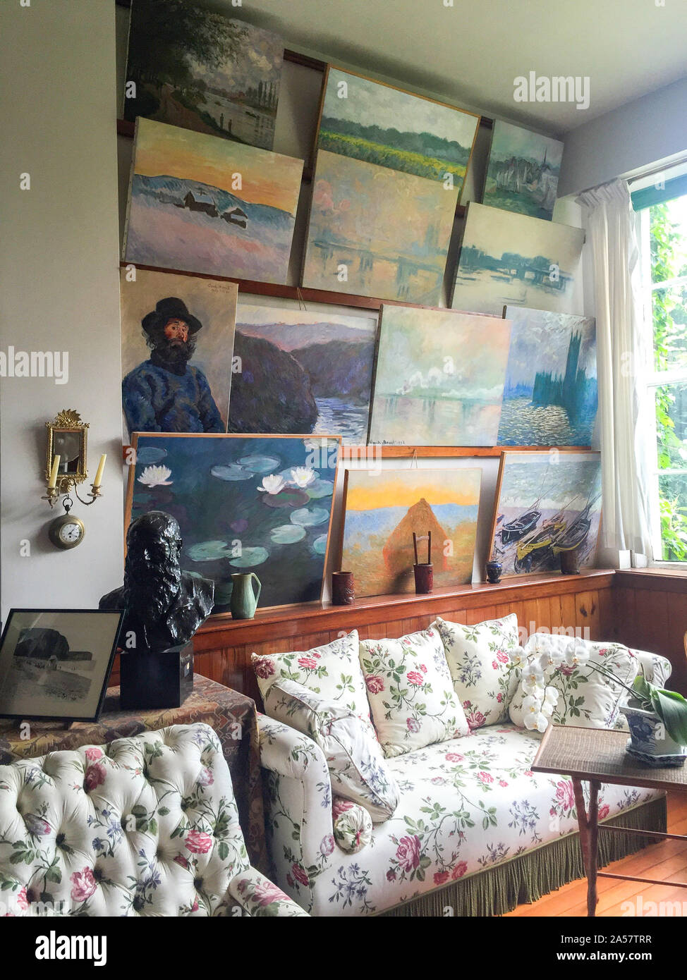 Monet paintings hi-res stock photography and images - Alamy