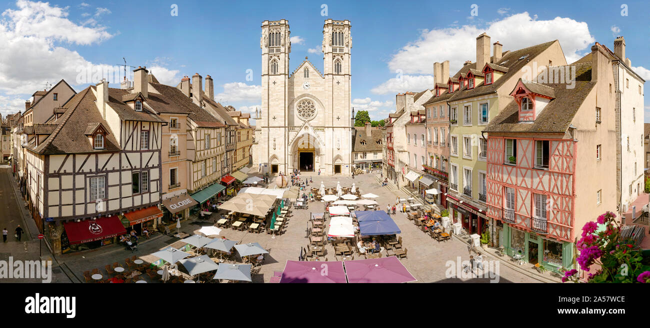 Saint-Vincent De Chalon-Sur-Saone cathedral, Chalon-Sur-Saone, Burgundy ...