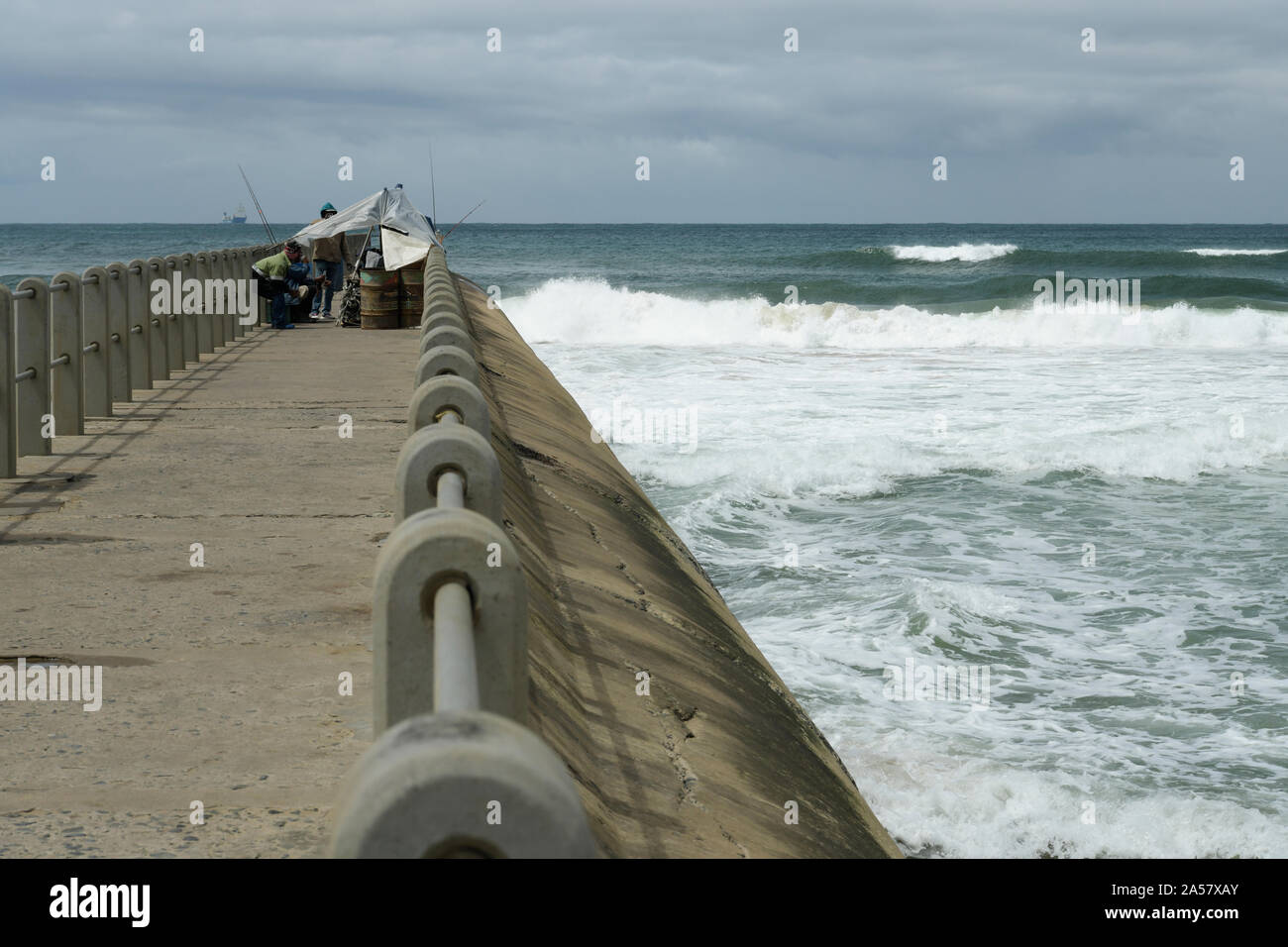 Makeshift battery hi-res stock photography and images - Alamy