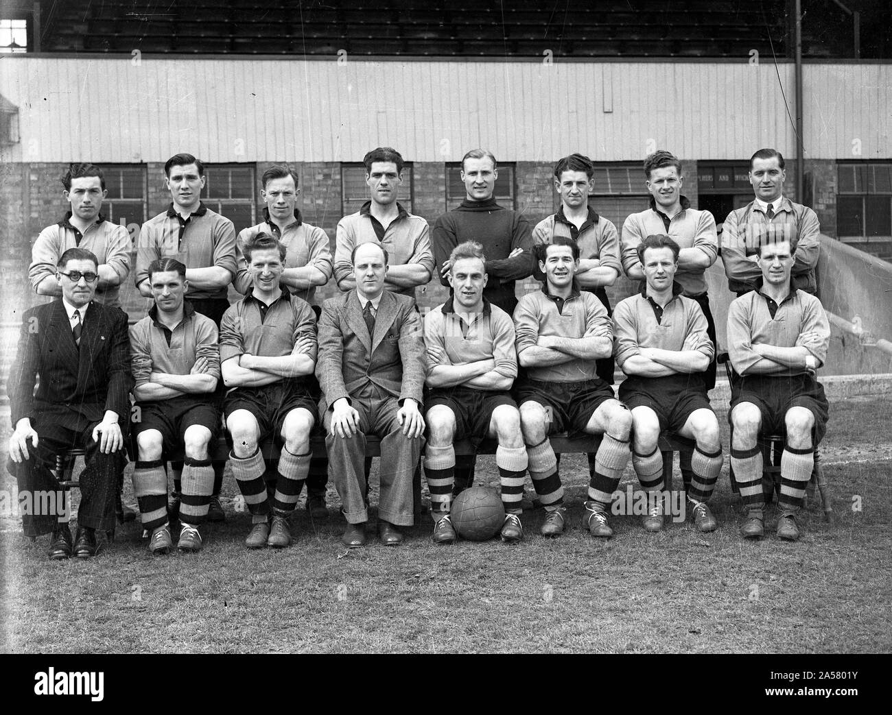 Football 1950's hi-res stock photography and images - Alamy