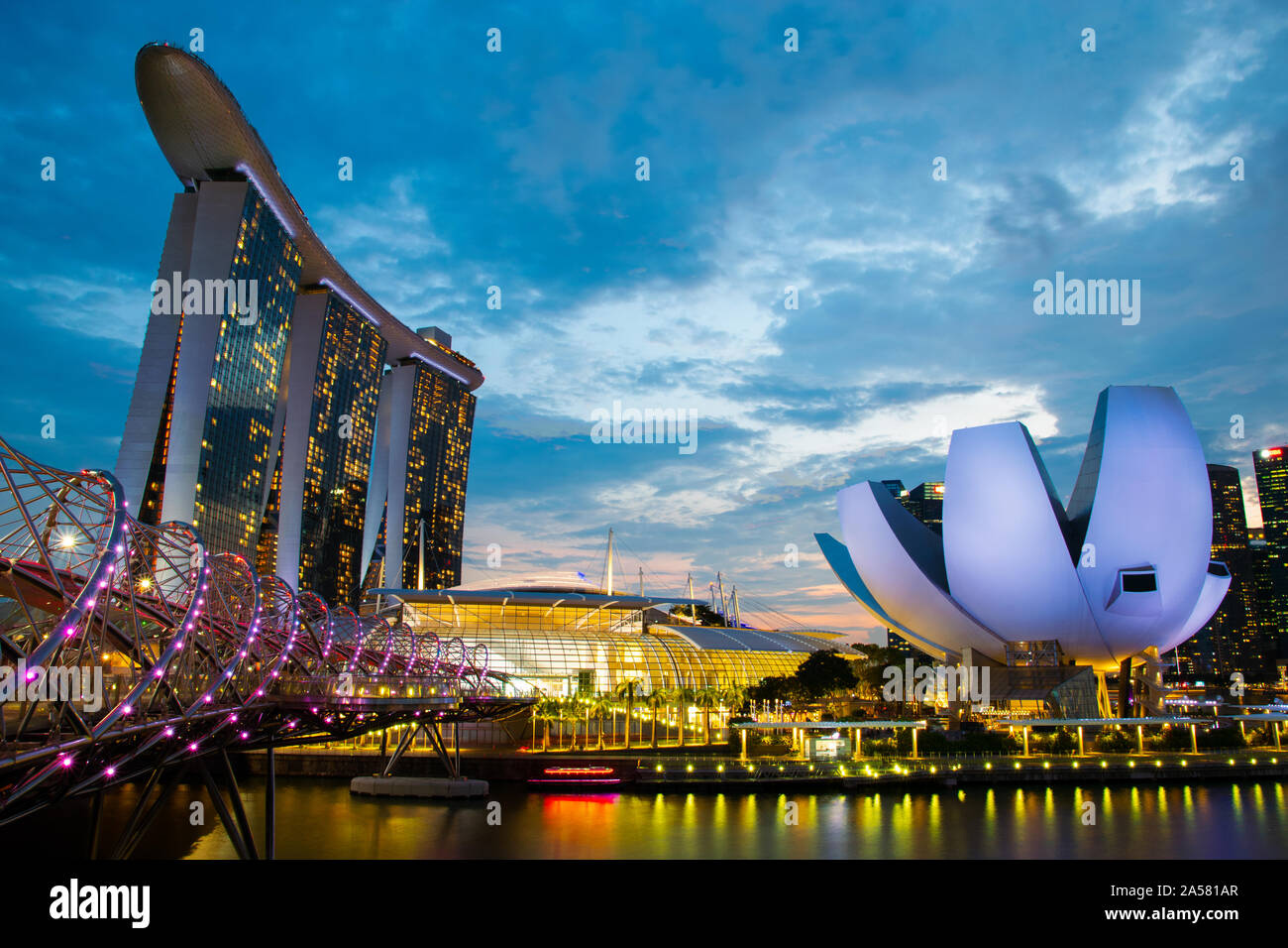 Skyline view of Marina Bay Sands, Esplanade bridge and structure Stock ...