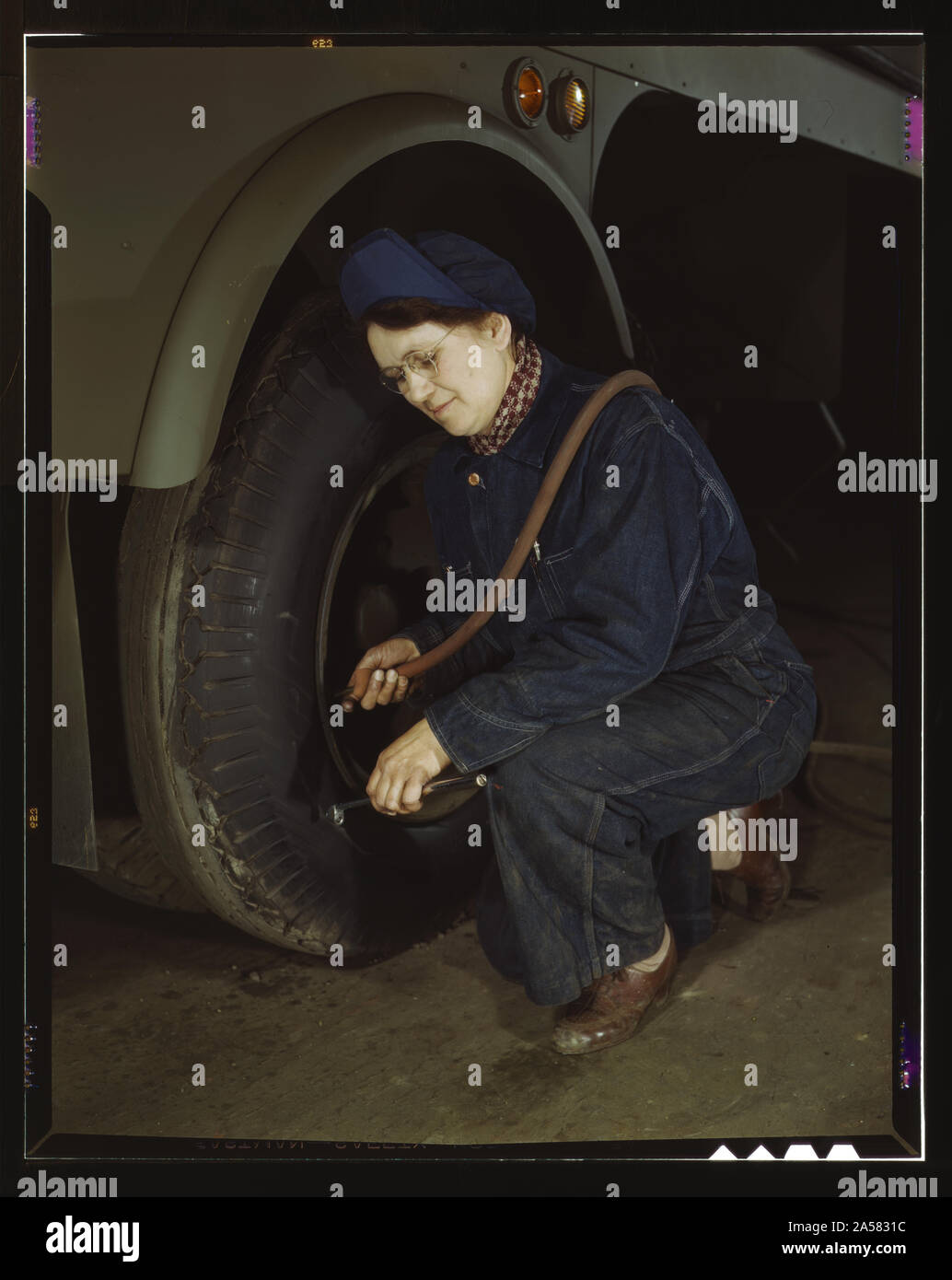 War production workers at the Heil Company making gasoline trailer ...