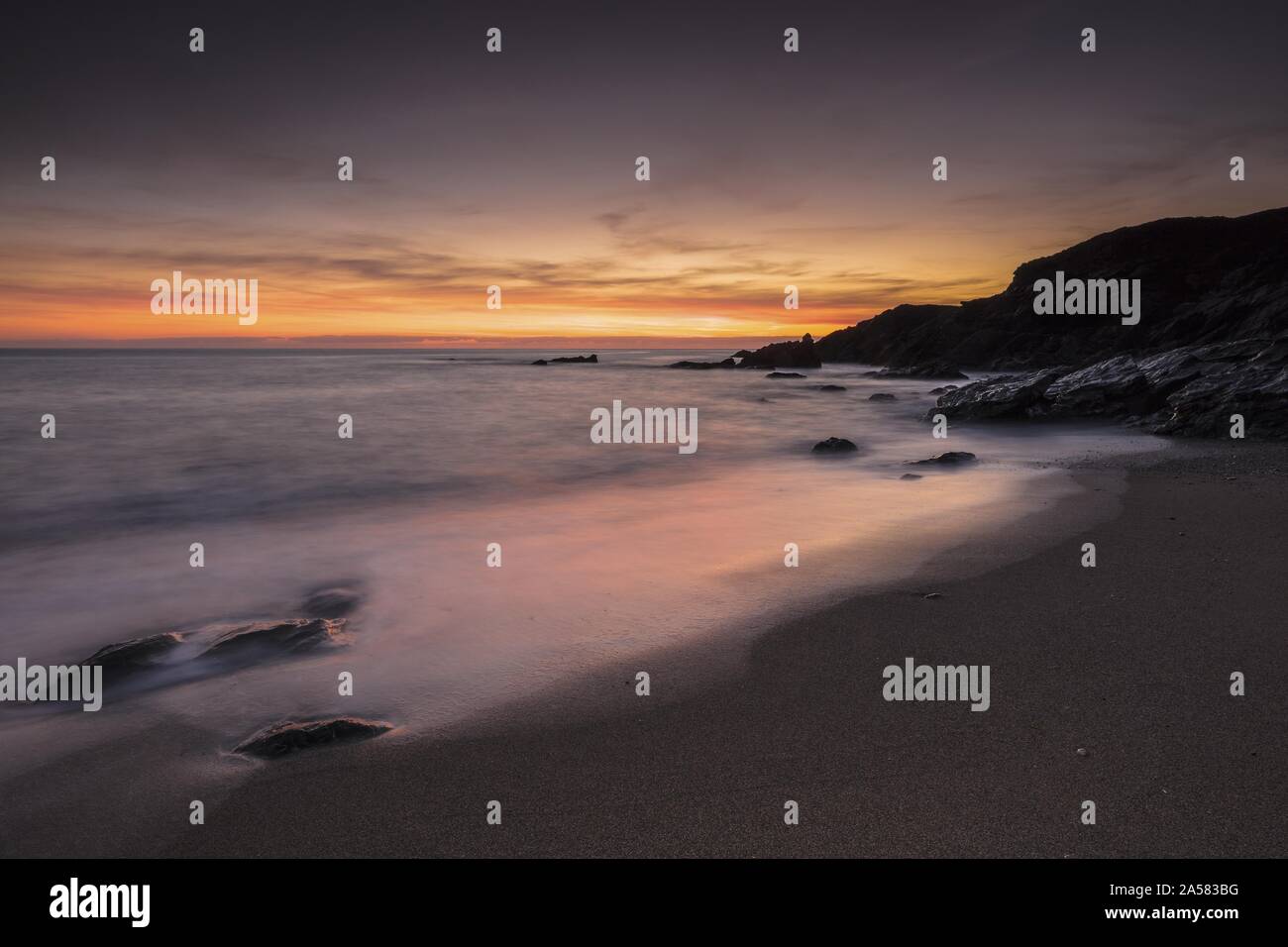 Newquay harbour evening hi-res stock photography and images - Alamy
