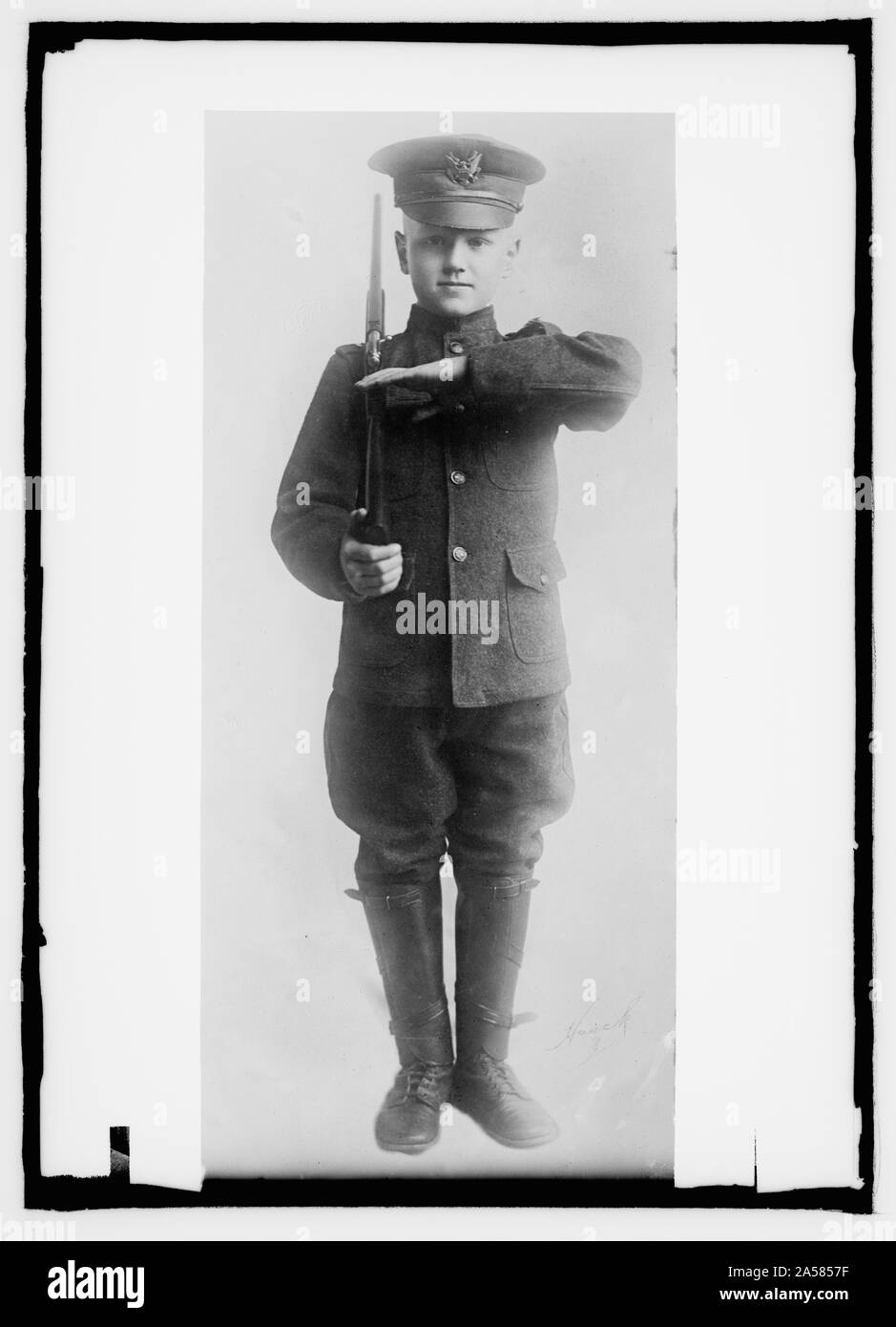 Warren pershing hi-res stock photography and images - Alamy