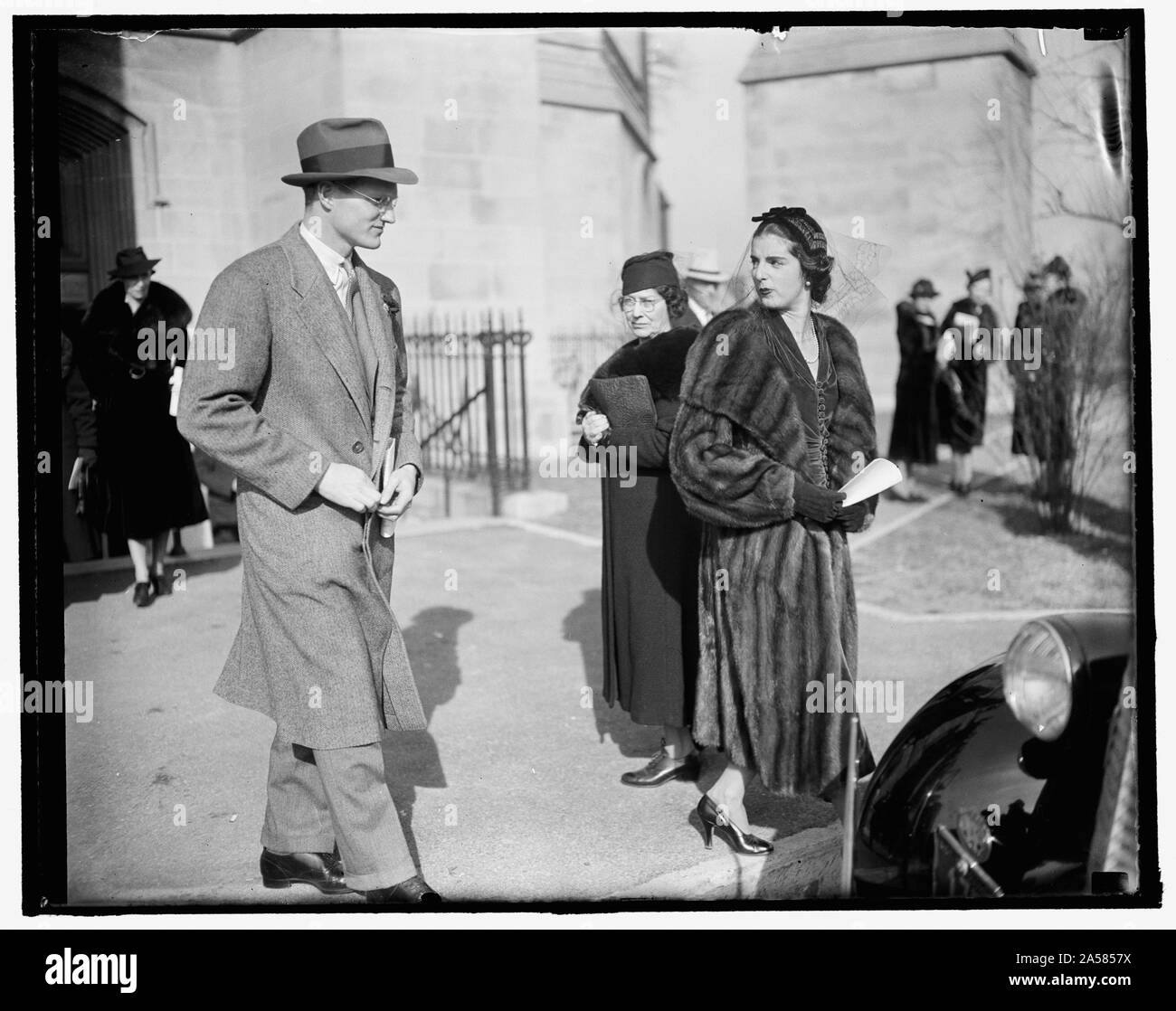 Warren Pershing, left, and his fiancee, Miss Muriel Bache Richards ...