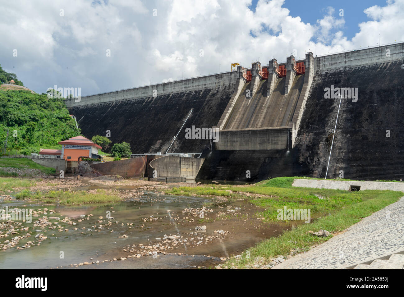 concrete dam and drought river Stock Photo - Alamy