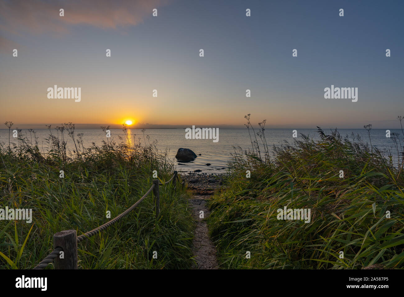 Cinematic ocean view hi-res stock photography and images - Alamy