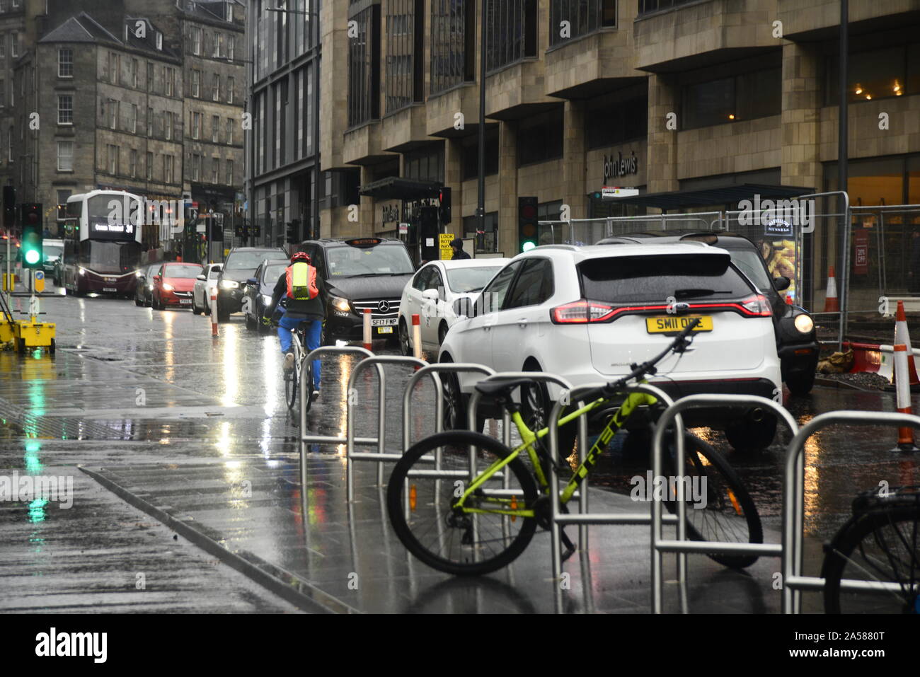 Everyday life in a city in europe Stock Photo - Alamy