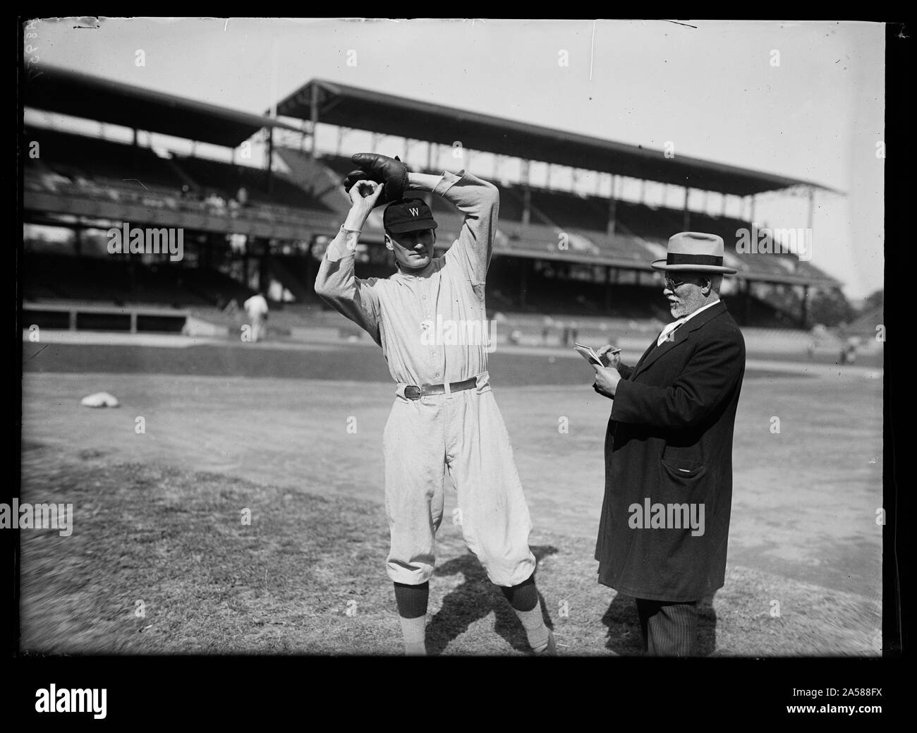Baseball americana Black and White Stock Photos & Images - Alamy