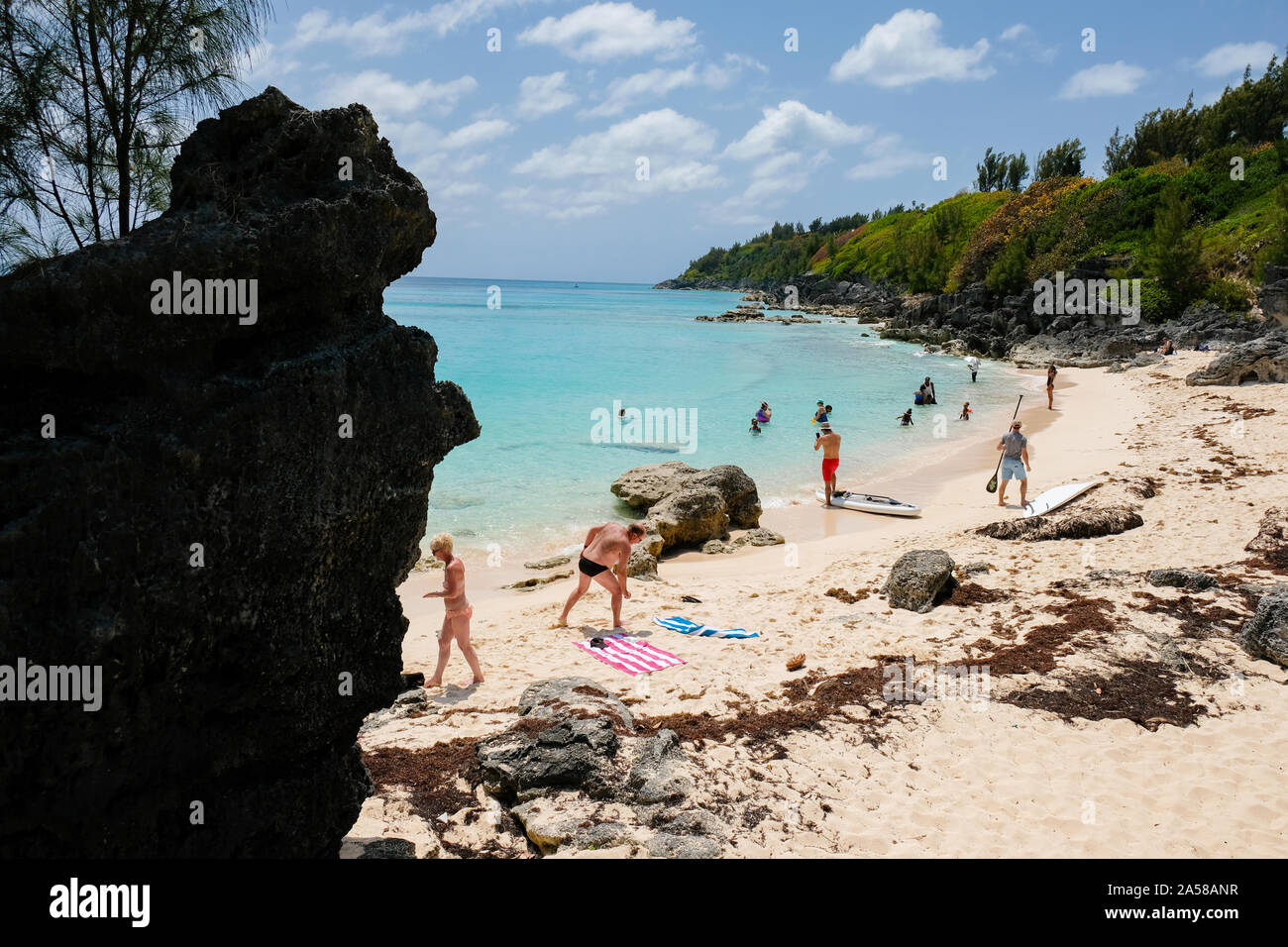 Bermuda beaches hi-res stock photography and images - Alamy