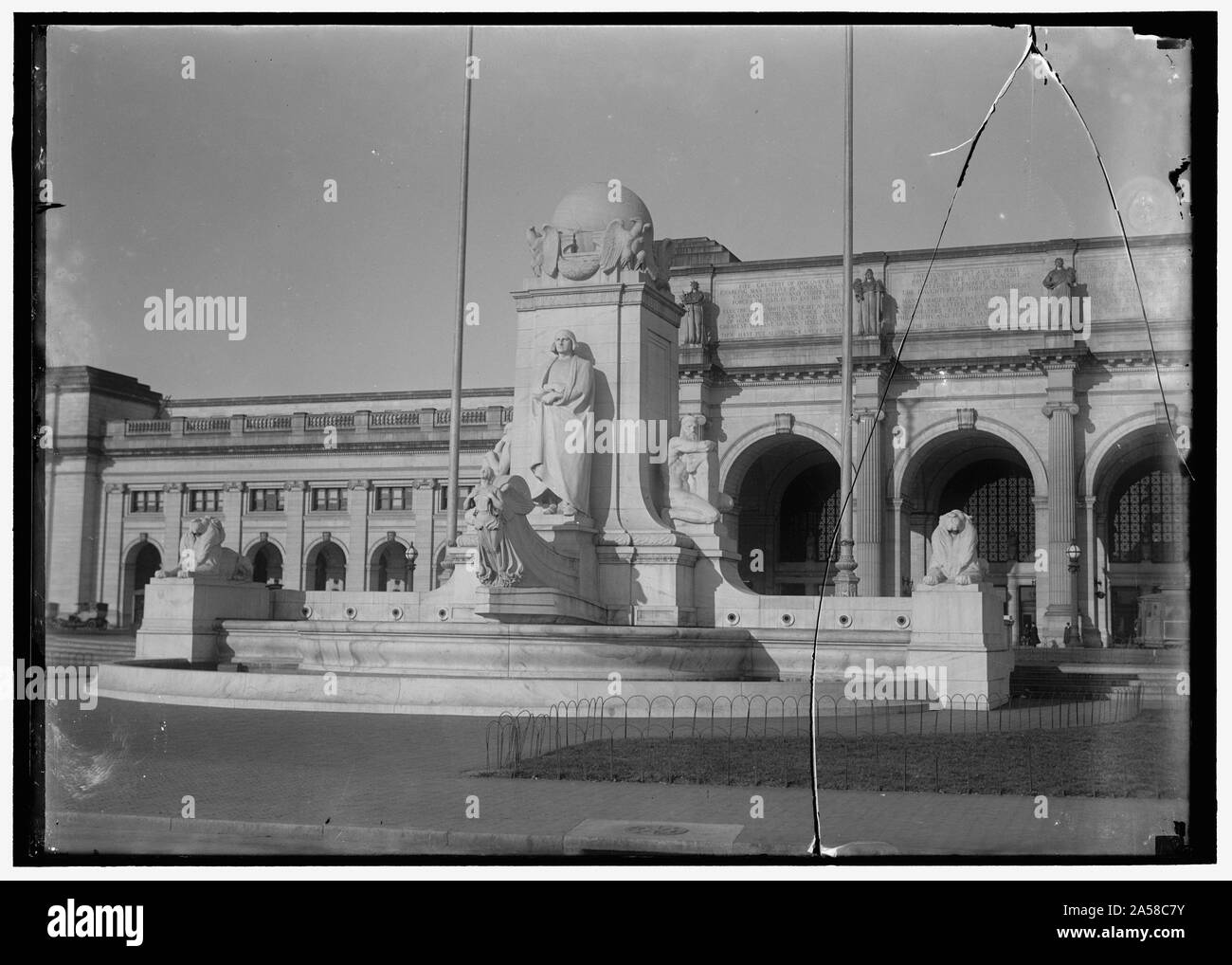 Arrival train railroad station hi-res stock photography and images - Alamy