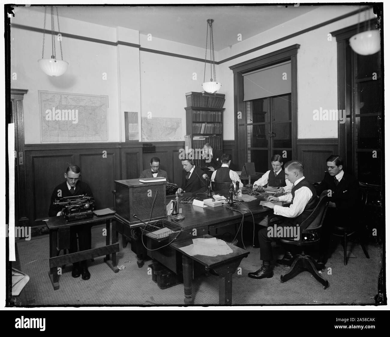 Building interior architecture Black and White Stock Photos & Images ...