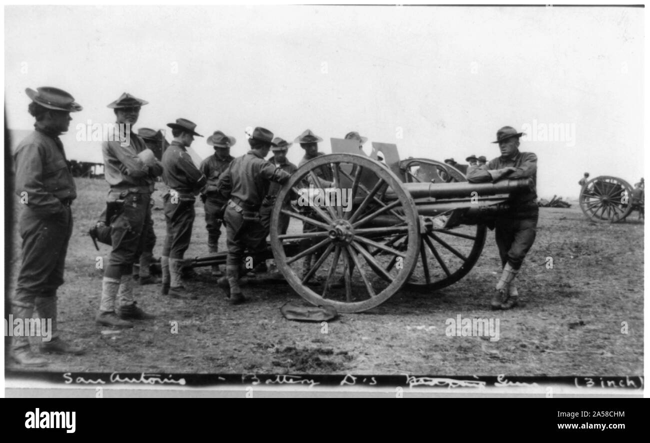 U s army artillery crew hi-res stock photography and images - Alamy