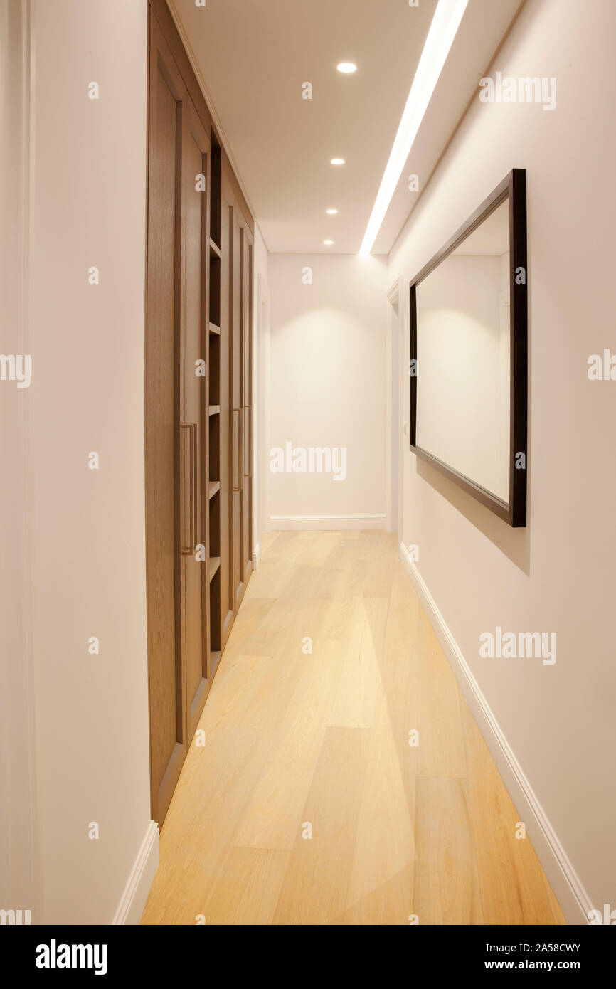 Mirror corridor hi-res stock photography and images - Alamy