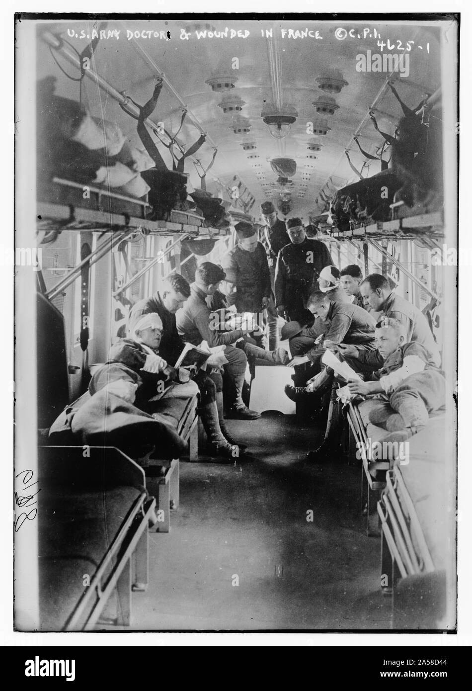 Wounded personnel Cut Out Stock Images & Pictures - Alamy