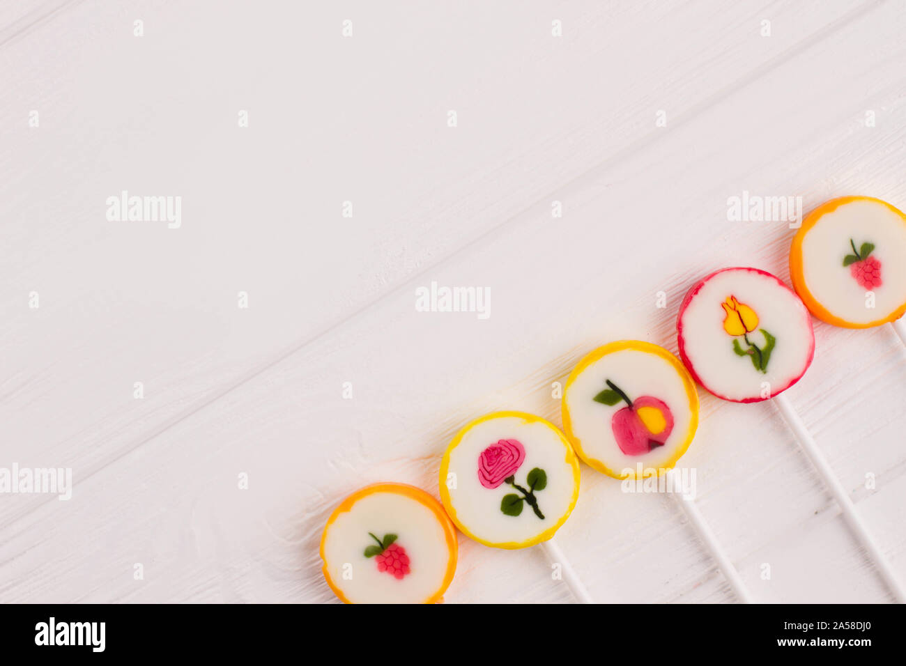 Round lollipops hi-res stock photography and images - Alamy