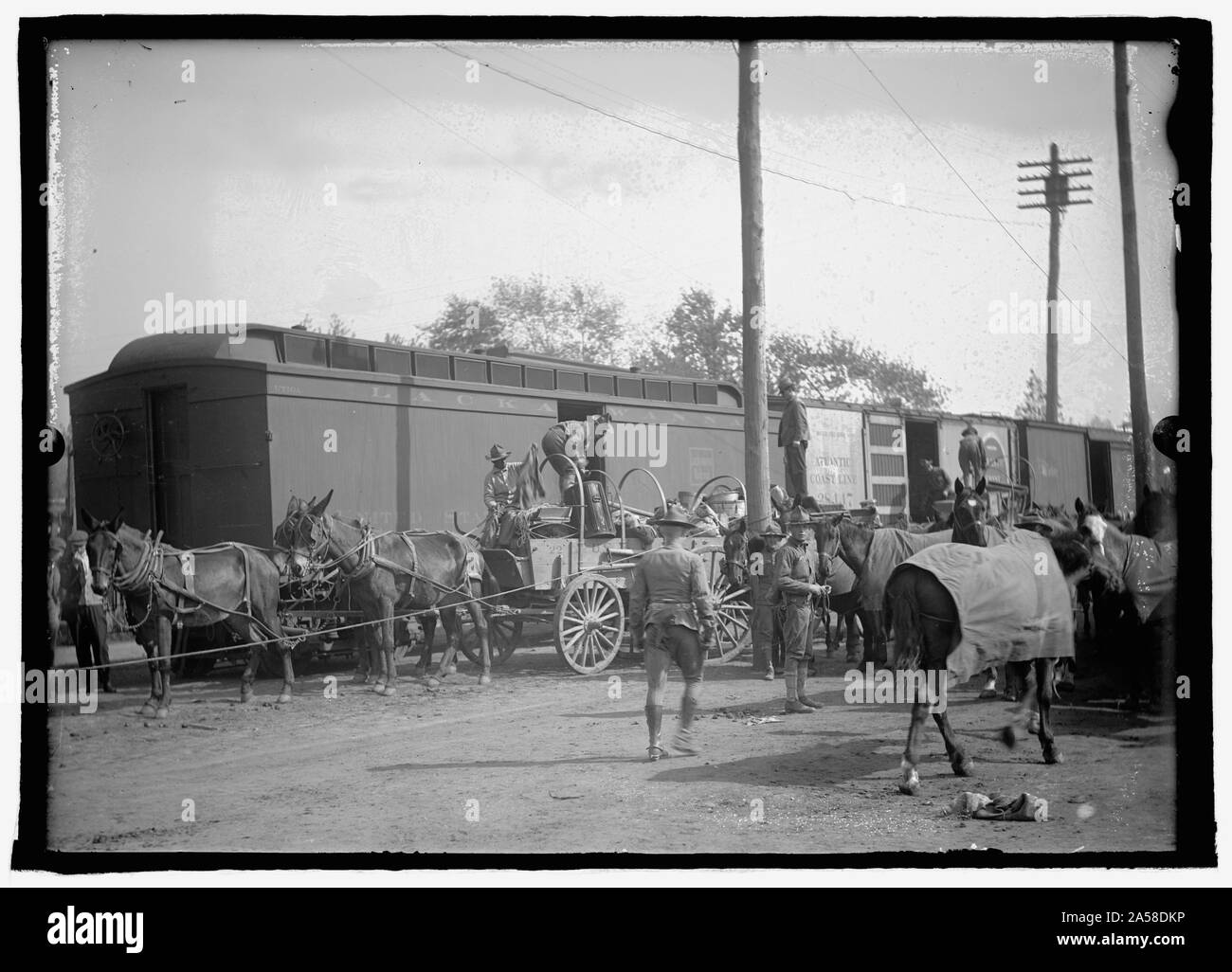 Soldiers with equipment Cut Out Stock Images & Pictures - Alamy