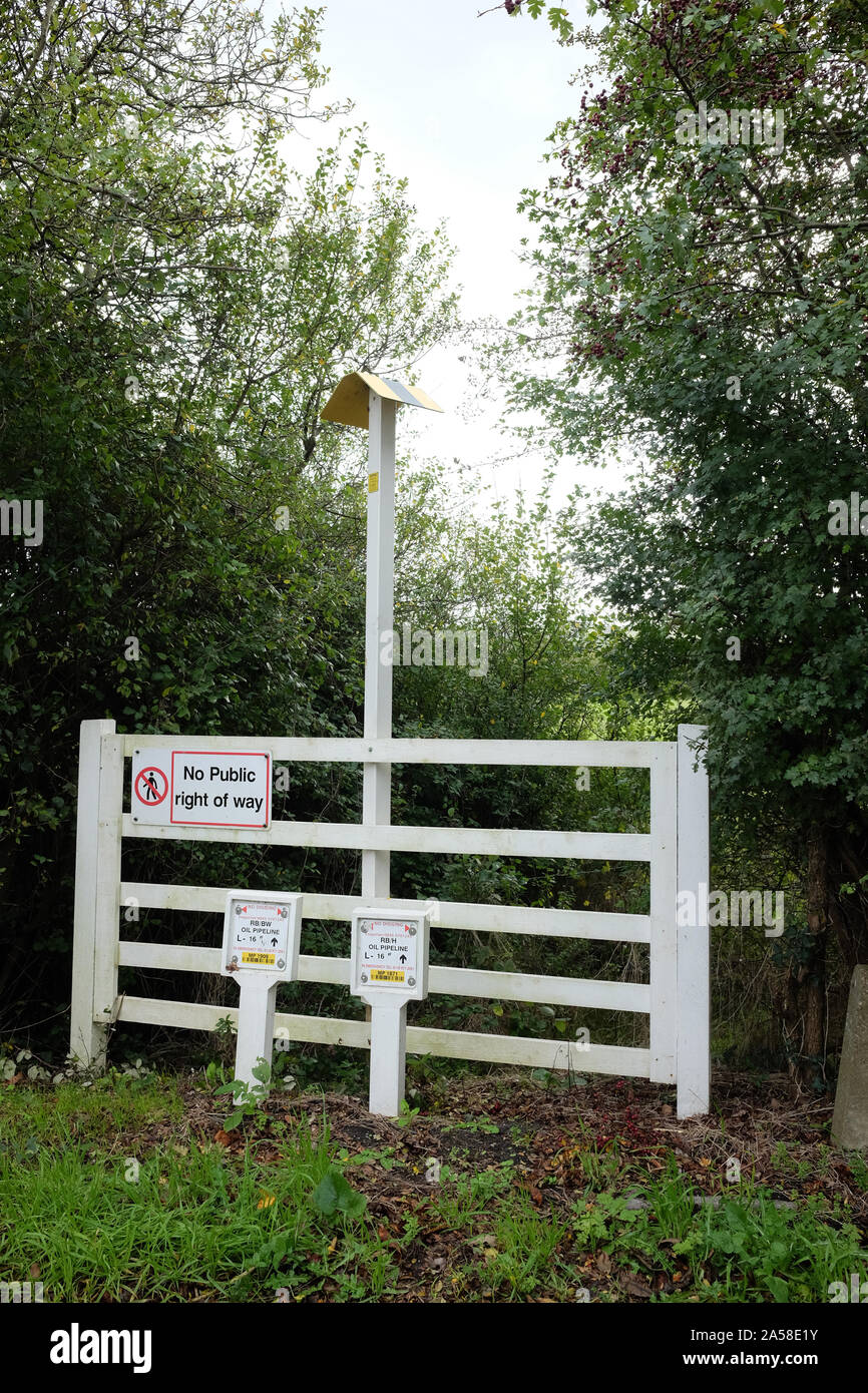 Gas pipeline marker england uk hi-res stock photography and images - Alamy