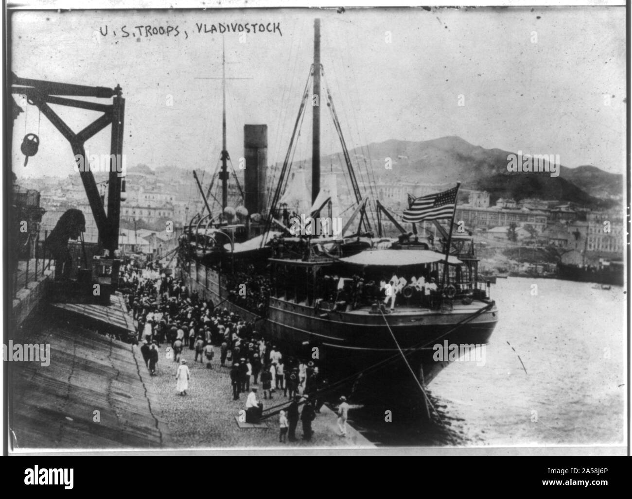 Troop ship hi-res stock photography and images - Alamy