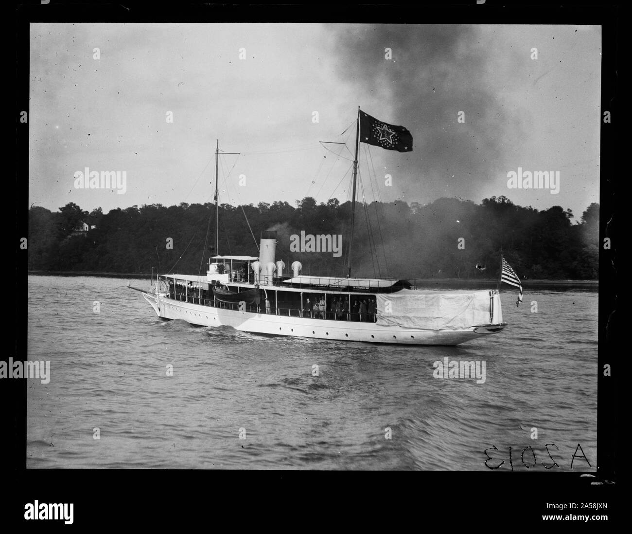 Uss sylph hi-res stock photography and images - Alamy