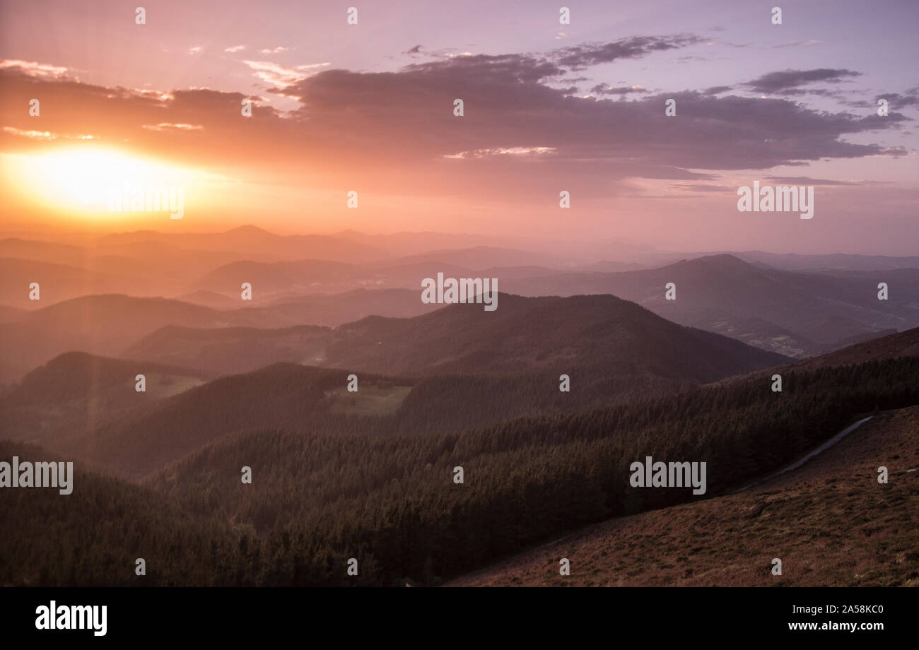 Country sunset hi-res stock photography and images - Alamy