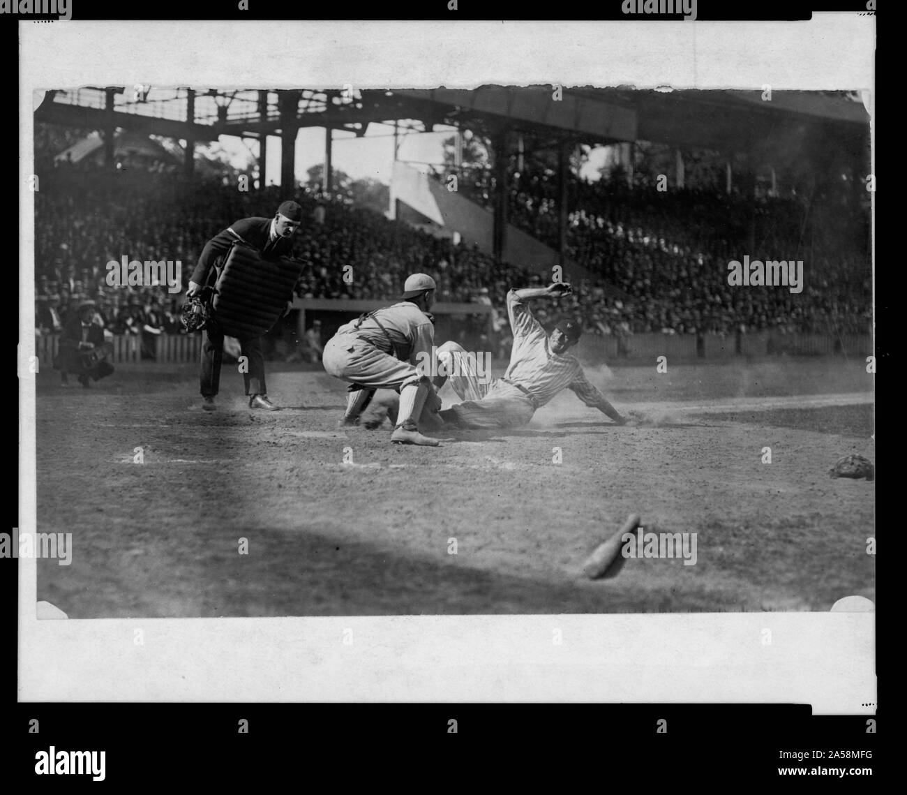 Player umpire Black and White Stock Photos & Images - Alamy