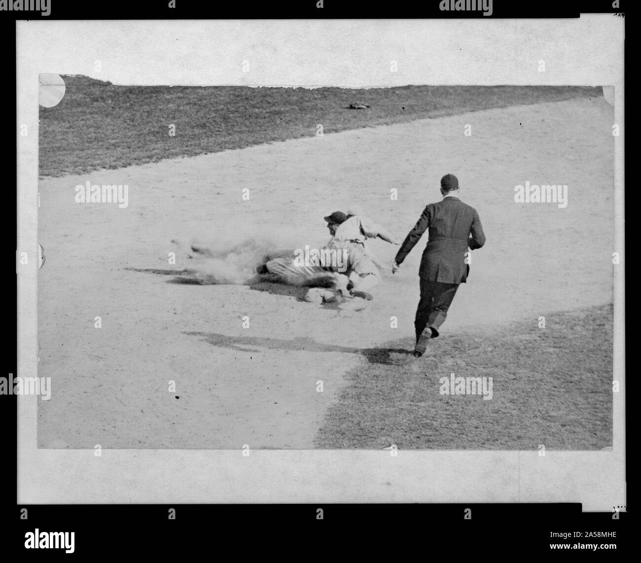 Second base hi-res stock photography and images - Alamy