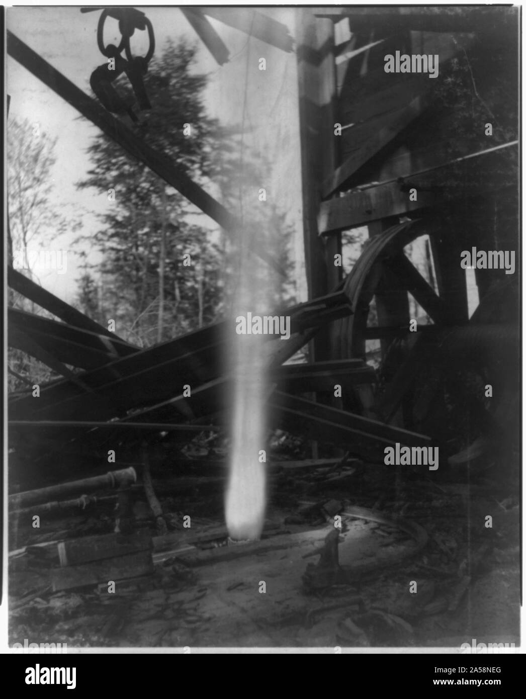 Oil well sites hi-res stock photography and images - Alamy