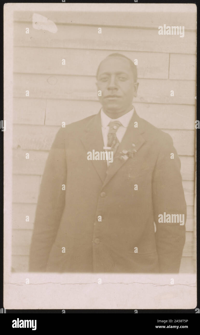 Three quarter length photo hi-res stock photography and images - Alamy