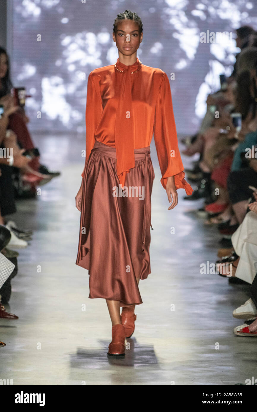 Sao Paulo, Brazil. 18th Oct 2019. SPFW N48 - Neriage fashion show ...