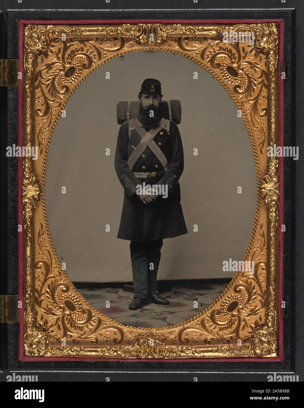 71st regiment forage cap with knapsack and bedroll hi-res stock ...