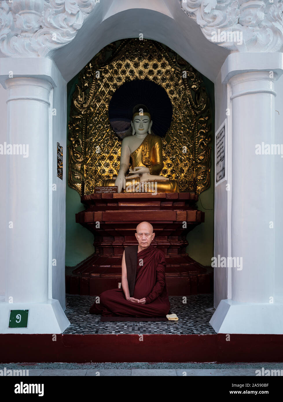 Buddhist monk meditating hi-res stock photography and images - Alamy