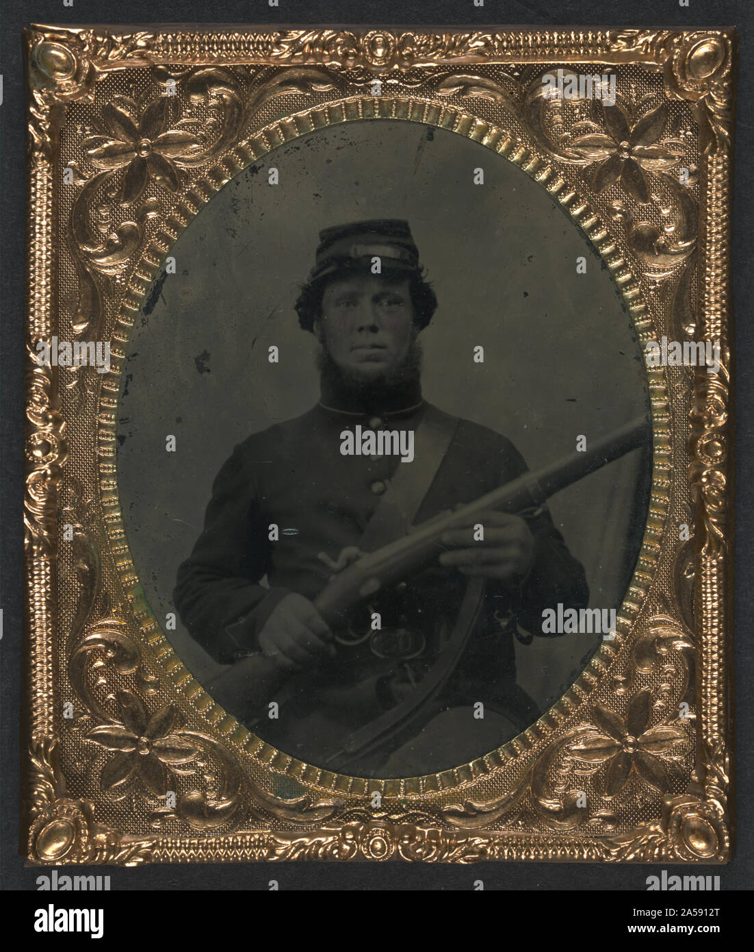 Unidentified soldier in Union uniform with musket Stock Photo - Alamy