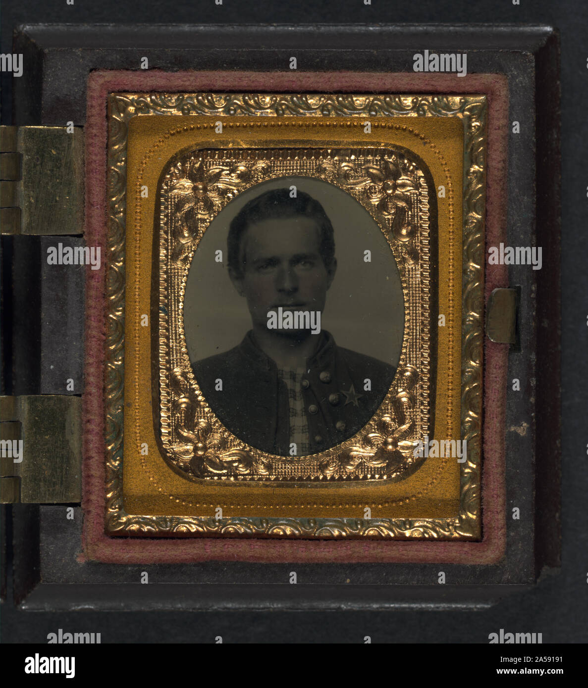 Unidentified soldier in Union uniform with star-shaped 12th Corps badge ...