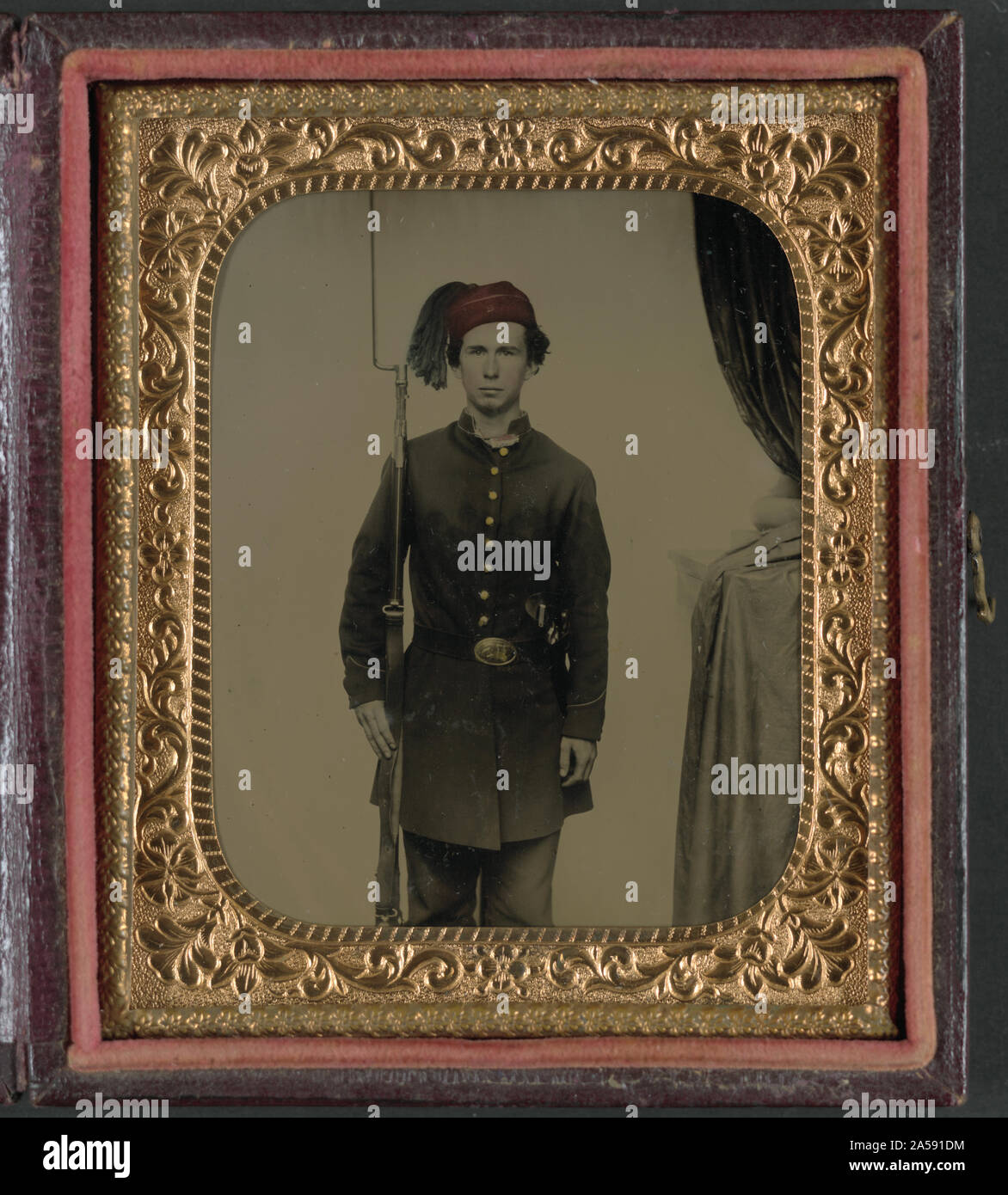 Smoking musket hi-res stock photography and images - Alamy