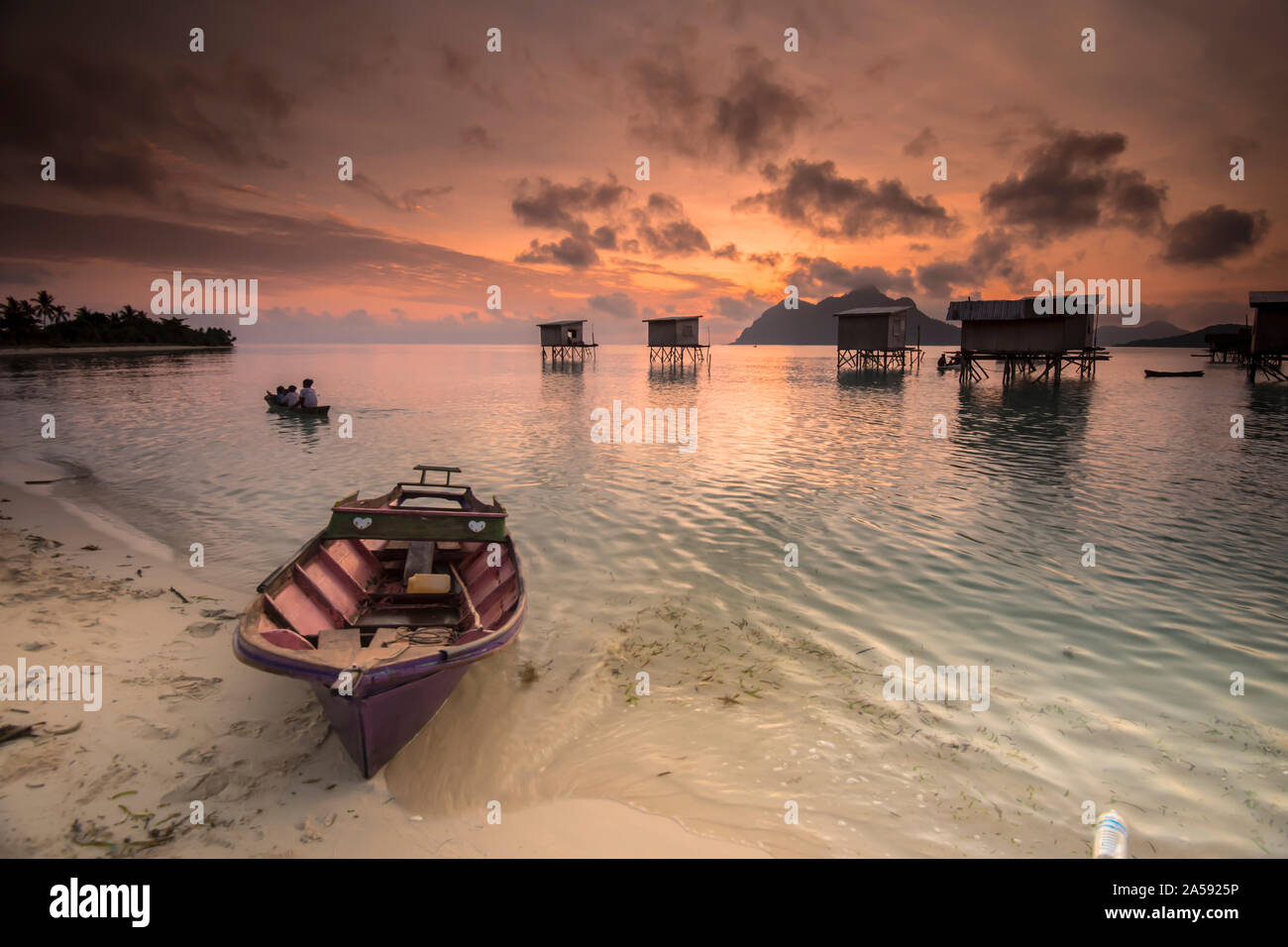 Village of the sea gypsy people in sabah Stock Photo - Alamy