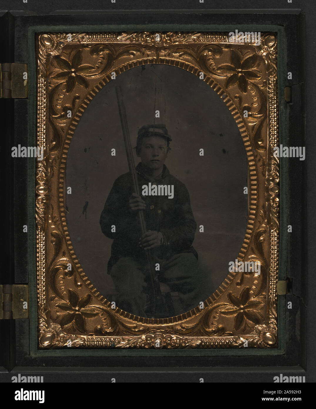 Unidentified young soldier in Union shell jacket and kepi with musket ...