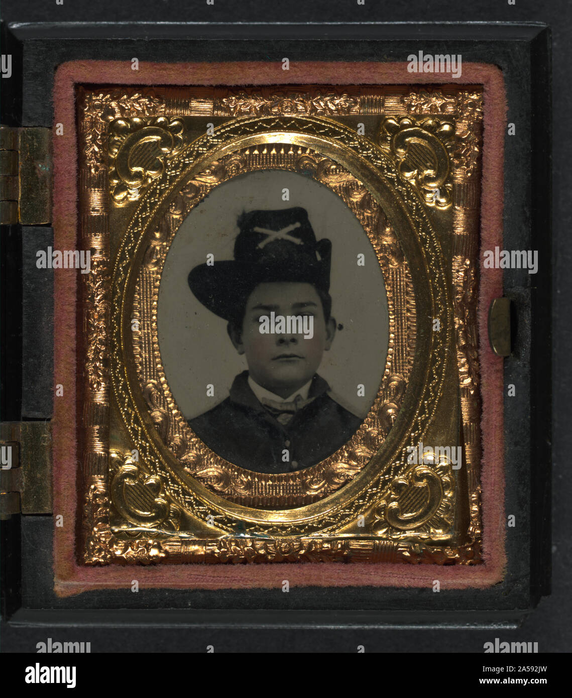 Unidentified young soldier in Union uniform and artillery Hardee hat ...