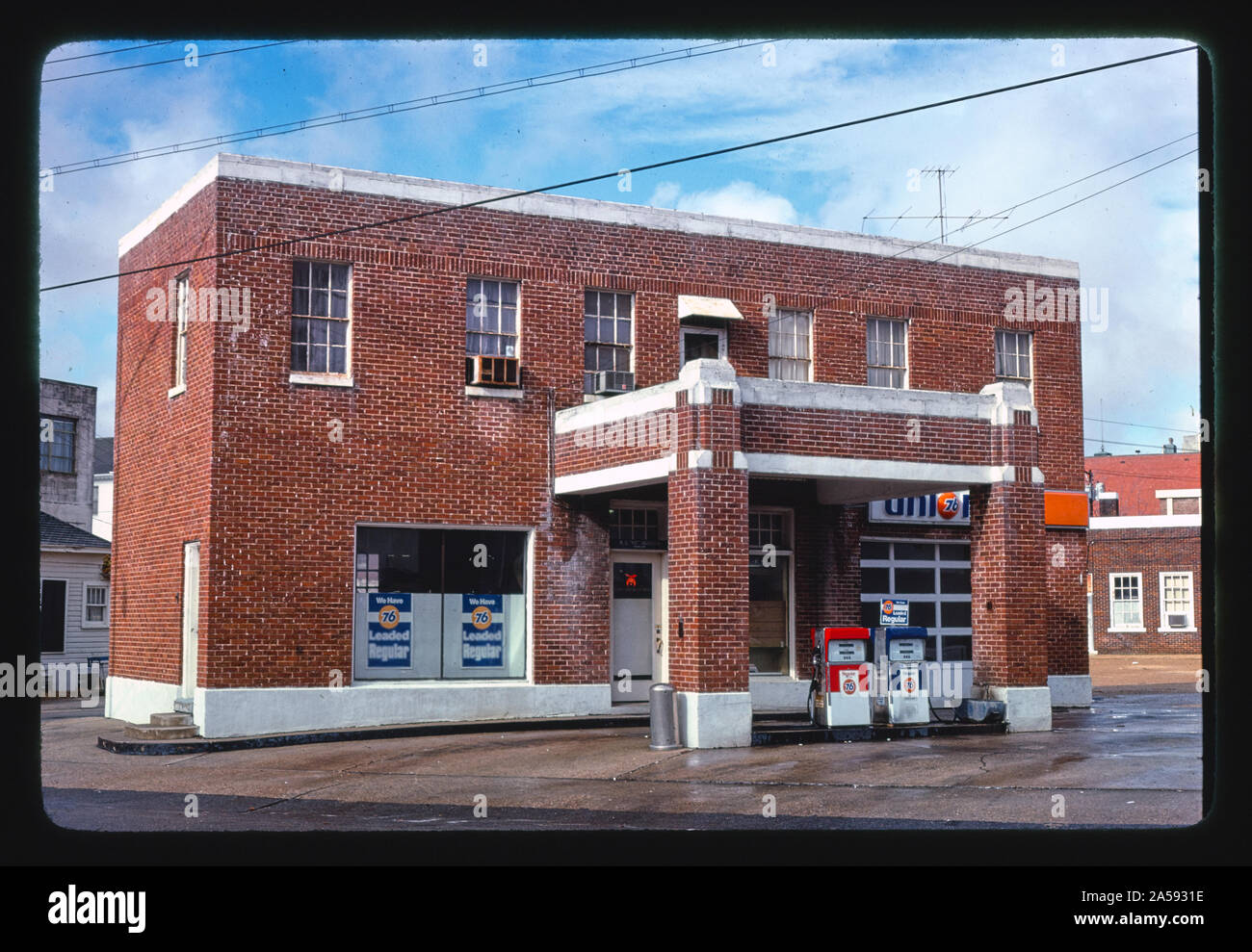 Union 76 gas station hi-res stock photography and images - Alamy