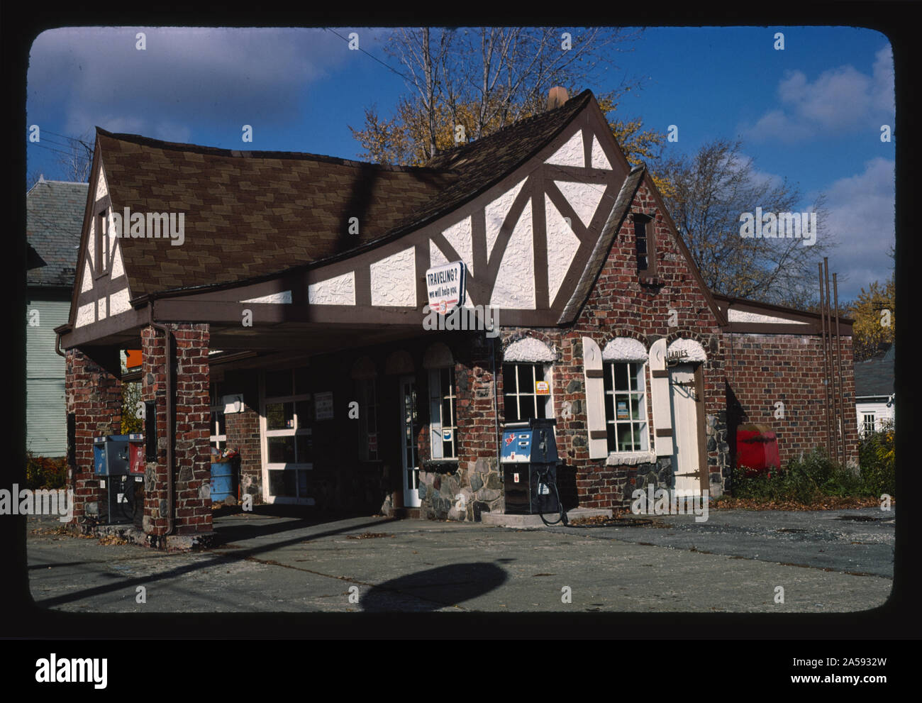 76 gas station hi-res stock photography and images - Alamy